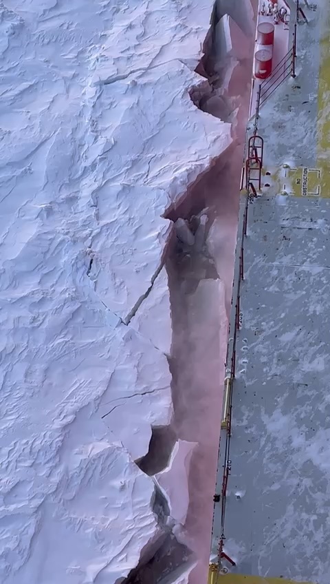 Inside the brazen Arctic trip supplying Putin’s flagship energy scheme